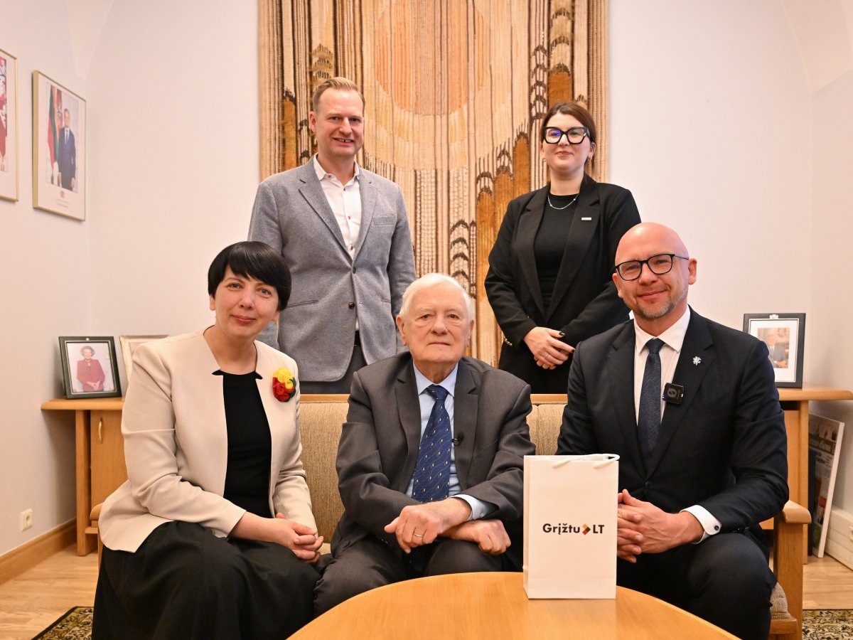 Prezidentas V. Adamkus: „Jaunosios kartos grįžimas į Lietuvą būtų ...